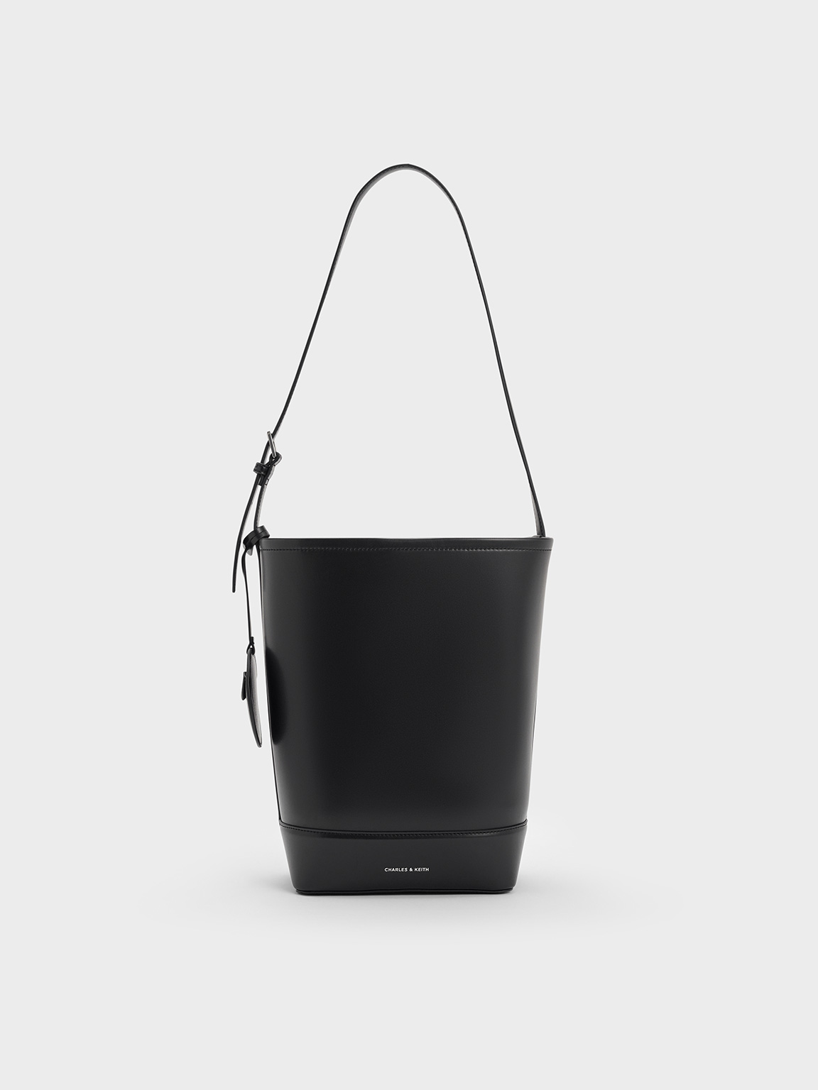 Enola Elongated Bucket Bag - Noir - CHARLES & KEITH IN